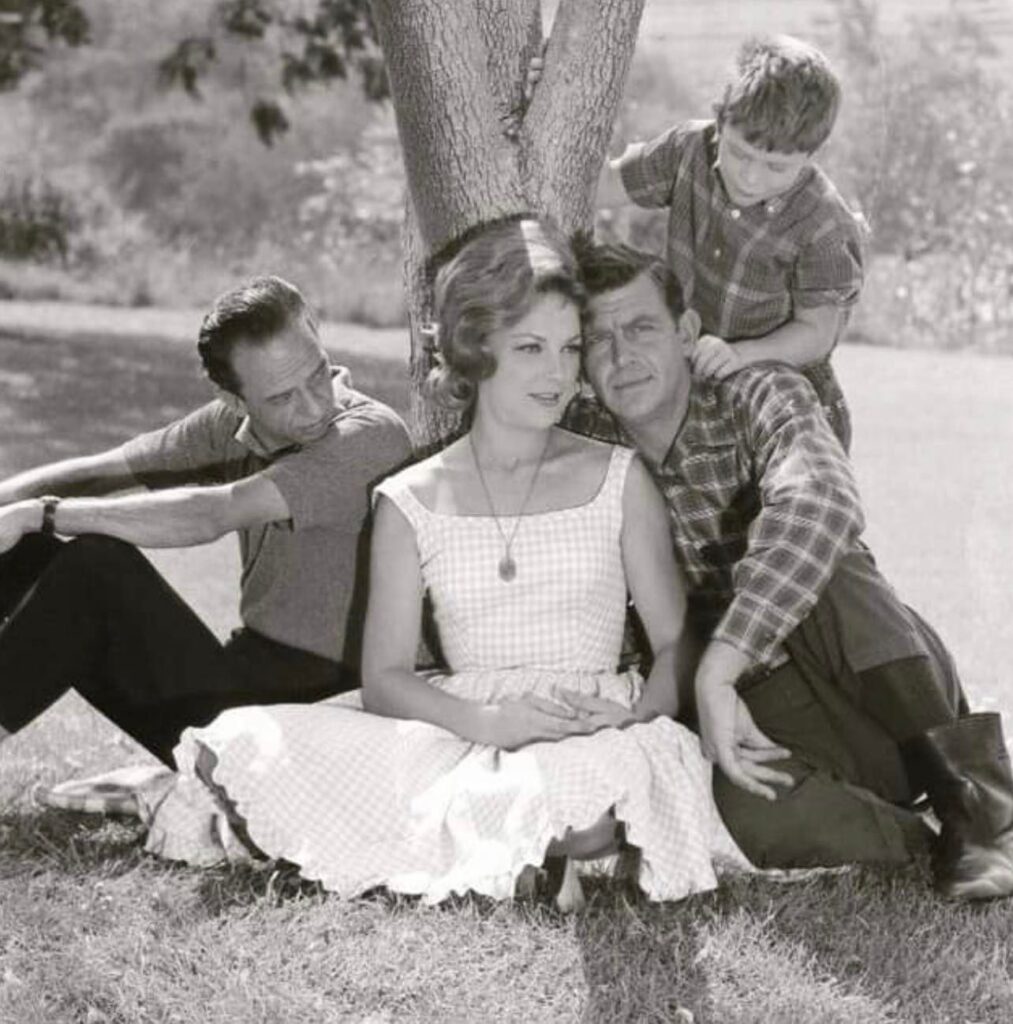 👀 Is That Really Andy Griffith’s Wife in the Episode “Andy and Opie ...